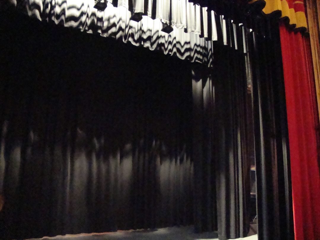 Lo que hay tras el fondo de escenario de un teatro. - Fabricante de ...