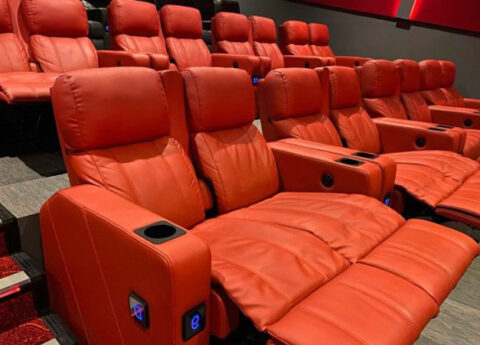 Butacas de cine accesibles. - Fabricante de telones para teatros